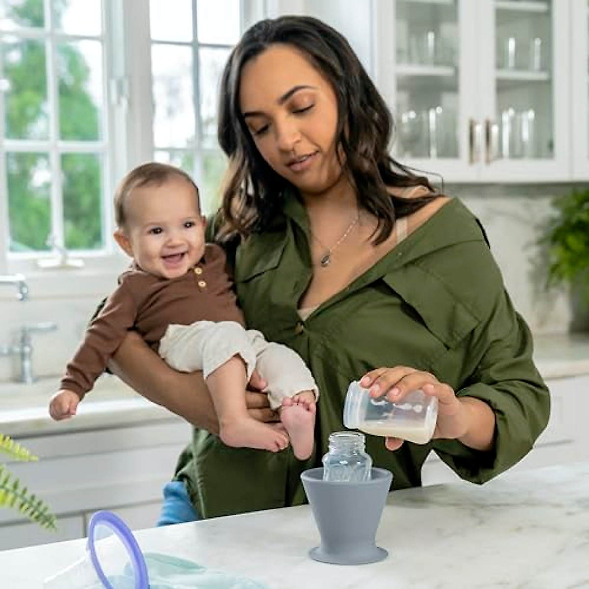 Bökee baby bottle and silicone pump holder - prepare baby bottles with one hand and prevent breast milk spills, Grey