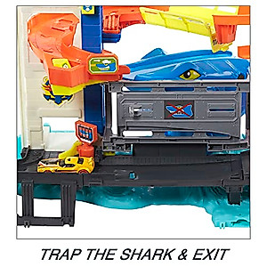 Hot Wheels Attacking Shark Escape Playset
