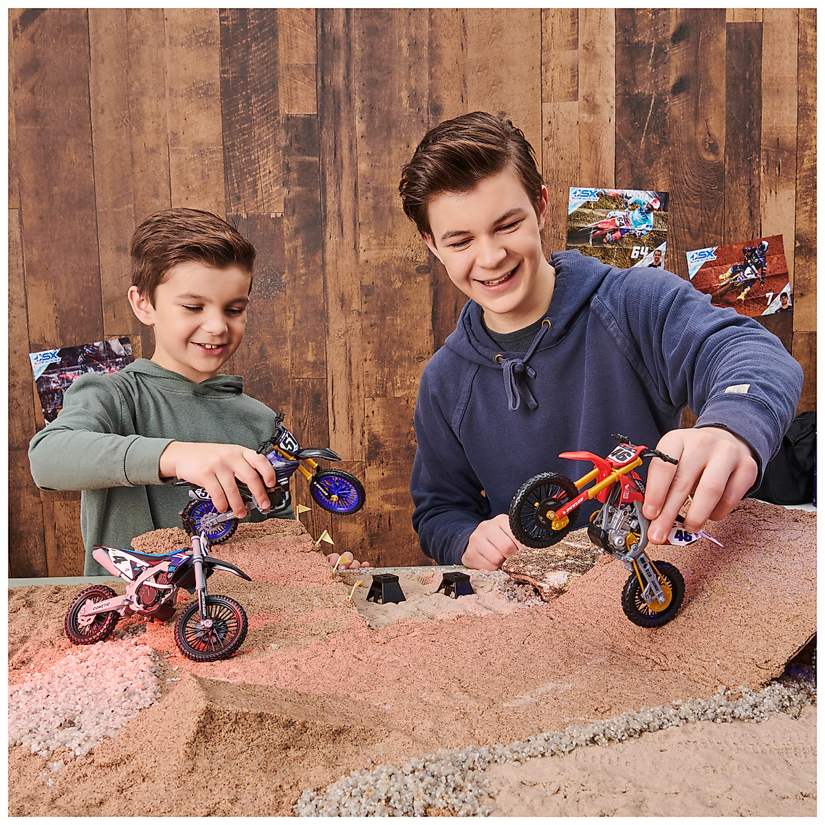 Supercross, Authentic Justin Hill 1:10 Scale Collector Die-Cast Toy Motorcycle Replica with Race Stand, for Collectors and Kids Age 5 and Up