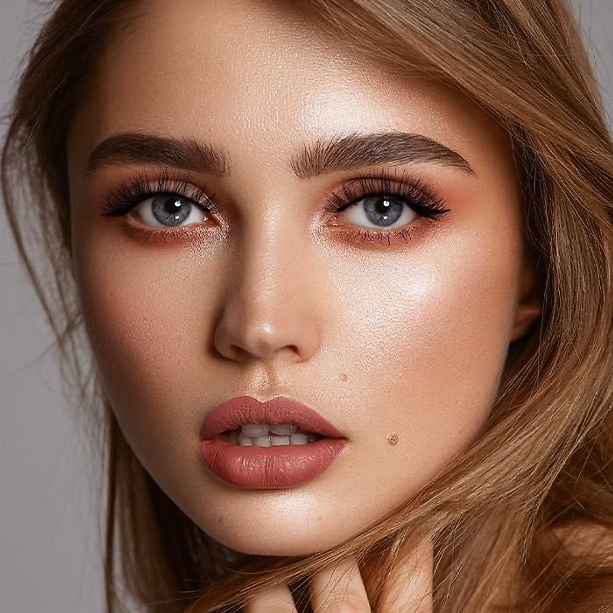 KISS Magnetic Lashes, Tempt, 1 Pair Synthetic False Eyelashes With 5 Double Strength Magnets, Wind Resistant, Dermatologist Tested Fake Lashes Last Up To 16 Hours, Reusable Up To 15 Times Black