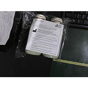 WLLHYF Squeeze Bottles 2 Pack 200 ML Refillable Plastic Travel Containers Empty Bottles with Disc Top Flip Cap Travel Accessories for Shampoo Creams Lotion Conditioner