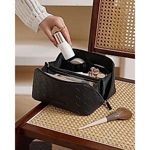 EACHY Travel Makeup Bag, Large Capacity Cosmetic Bags for Women, Waterproof Portable Open Flat Toiletry Bag Make up Bag with Divider and Handle (Checkered-Black, Medium)