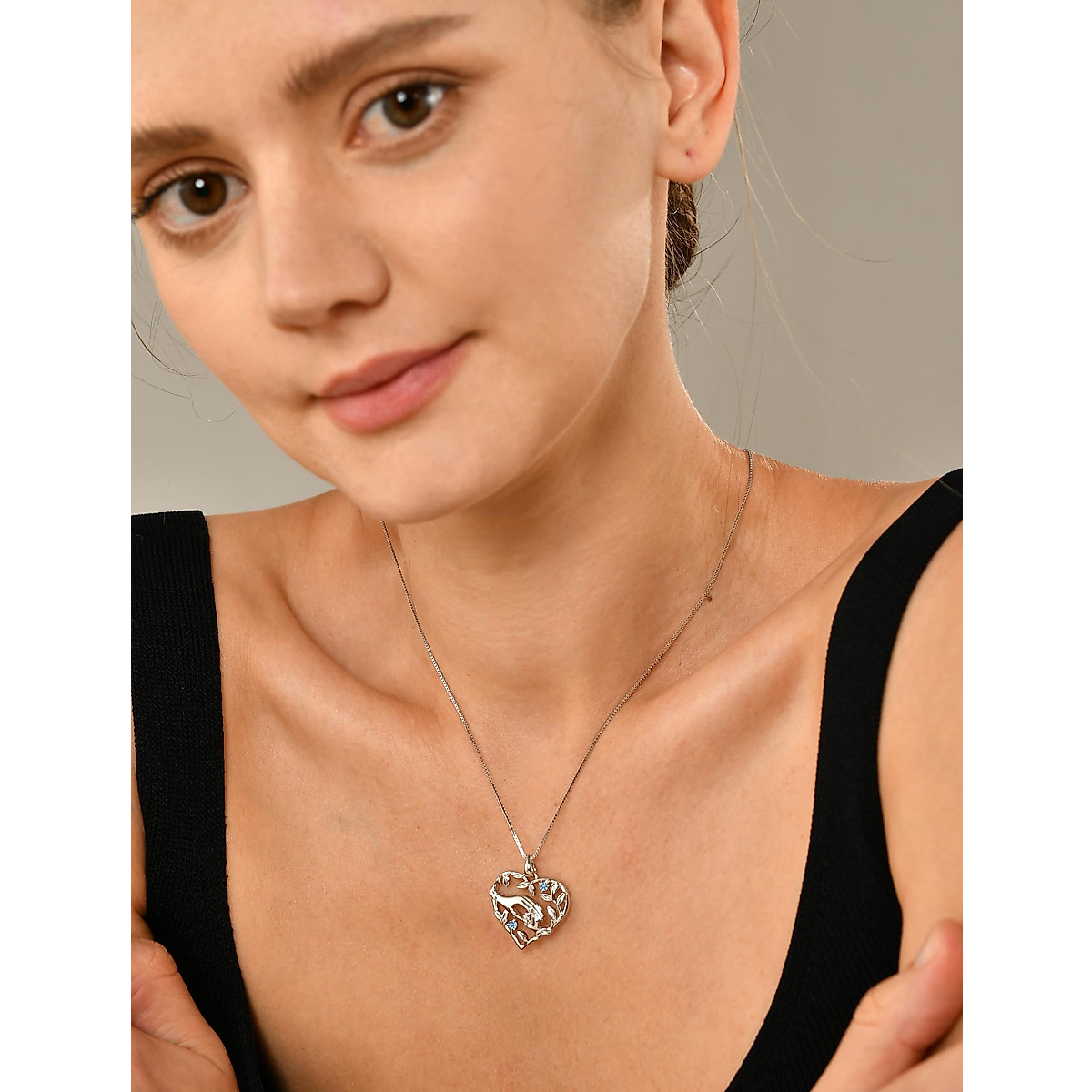 YL Mother Necklace Sterling Silver Mum Daughter Pendant Created Aquamarine Mum Hold Child's Hand Heart Necklace Gifts for Moms