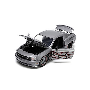 Jada Toys Big Time Muscle 1:24 2010 Ford Mustang GT Die-cast Car, Toys for Kids and Adults, Metallic