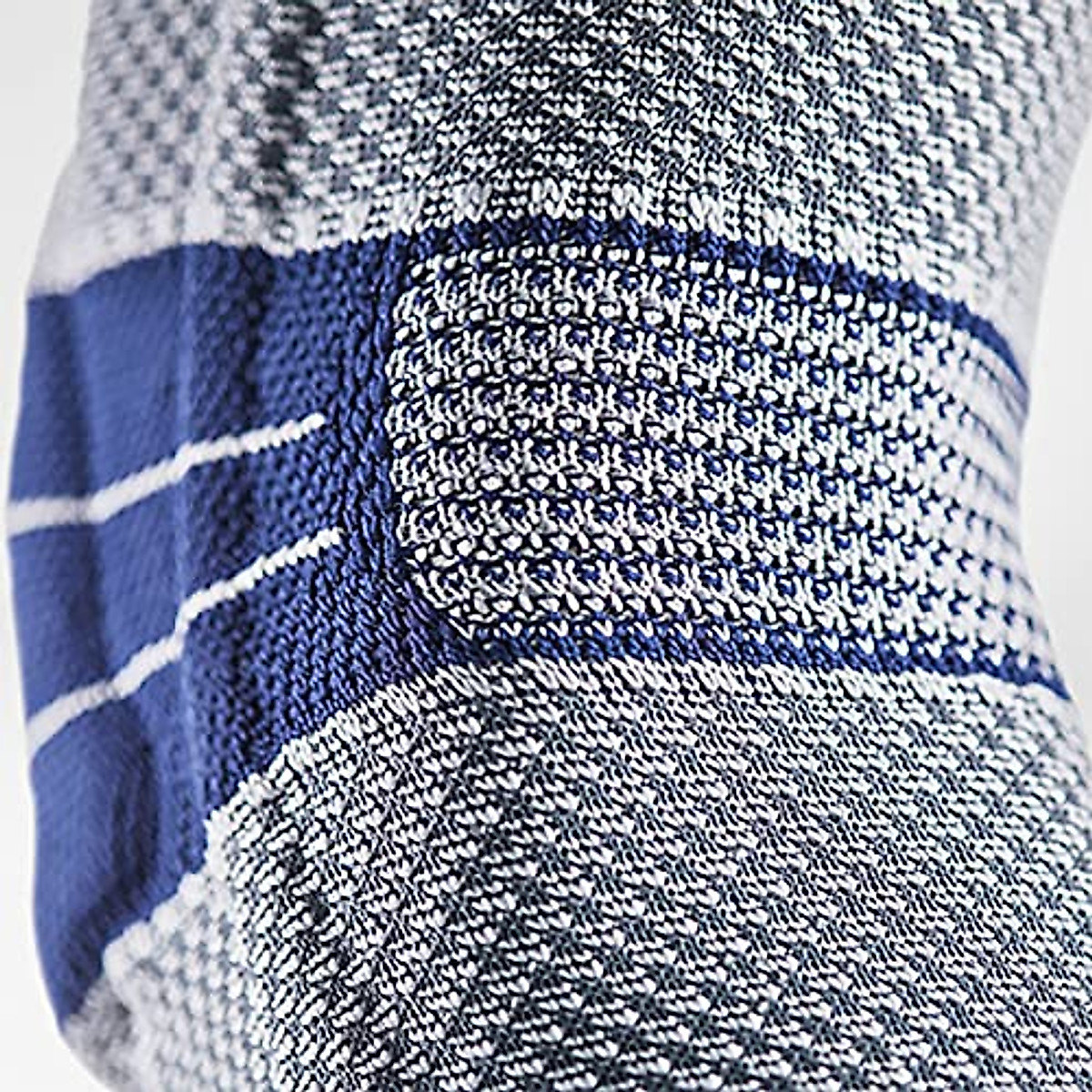 Bauerfeind - GenuTrain - Knee Brace - Targeted Support for Pain Relief and Stabilization of The Knee, Provides Relief of Weak, Swollen, and Injured Knees- Size 2 - Color Black