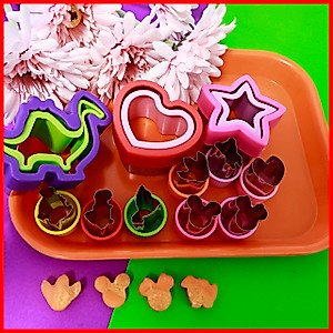 GELIFATLE Sandwich Cutter and Sealer Set, 3 Pcs 3 Inch Bread Sandwich Decruster Pancake Maker DIY Cookie Cutters for Kids Lunch Box -with 8 Pcs Fruit Vegetable Cutter Shapes Set