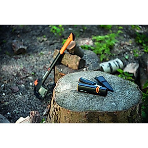 Fiskars XSharp Axe and Knife Sharpener, Ceramic sharpening stone/Fiberglass reinforced plastic case, Black/Orange, 1000601