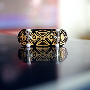 NOAHWOOD Crown LOGO Wheels iii White (ABEC-5 Bearing) + (Gift Prince Trucks) (Gift 34mm Silvery Hanger + Black Baseplate)