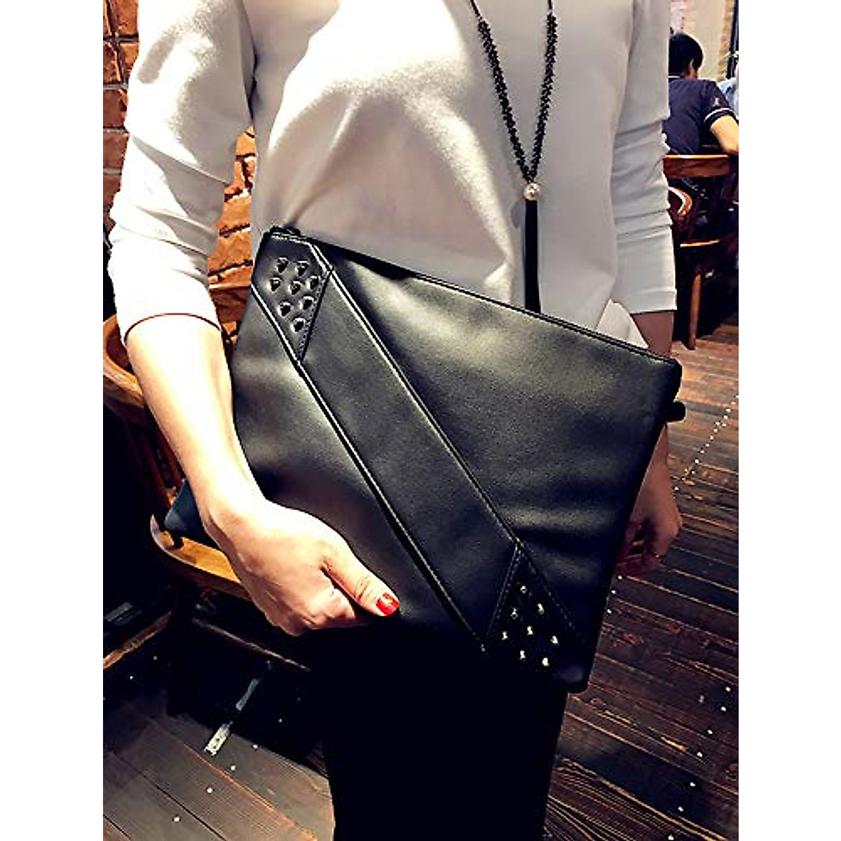 NIGEDU Fashion Women Clutches Rivet PU Leather Crossbody Bag Envelope Clutch Purse with Hand Strap (Black)