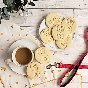 Yin Yang Dog Paw Print and Human Hand cookie cutter, 1 piece - Bakerlogy