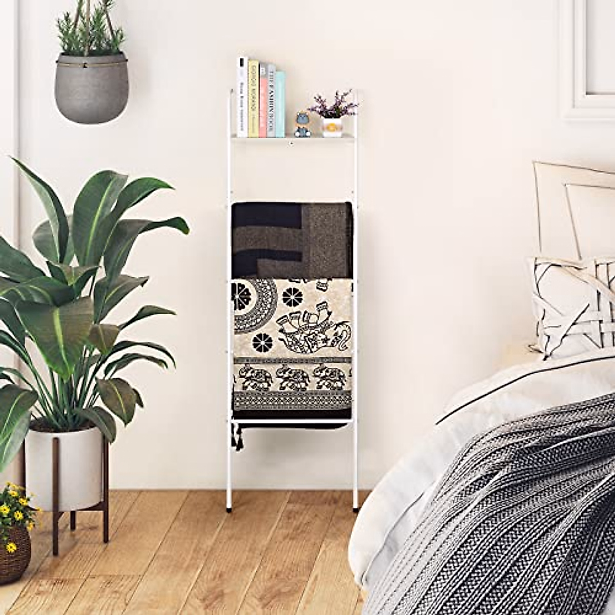 Farmhouse Blanket Ladder, Ladder Towel Rack Decorative Towel Ladder with Storage Shelf, Rustic Blanket Ladder Shelf for Living Room, Blanket Storage Rack, White