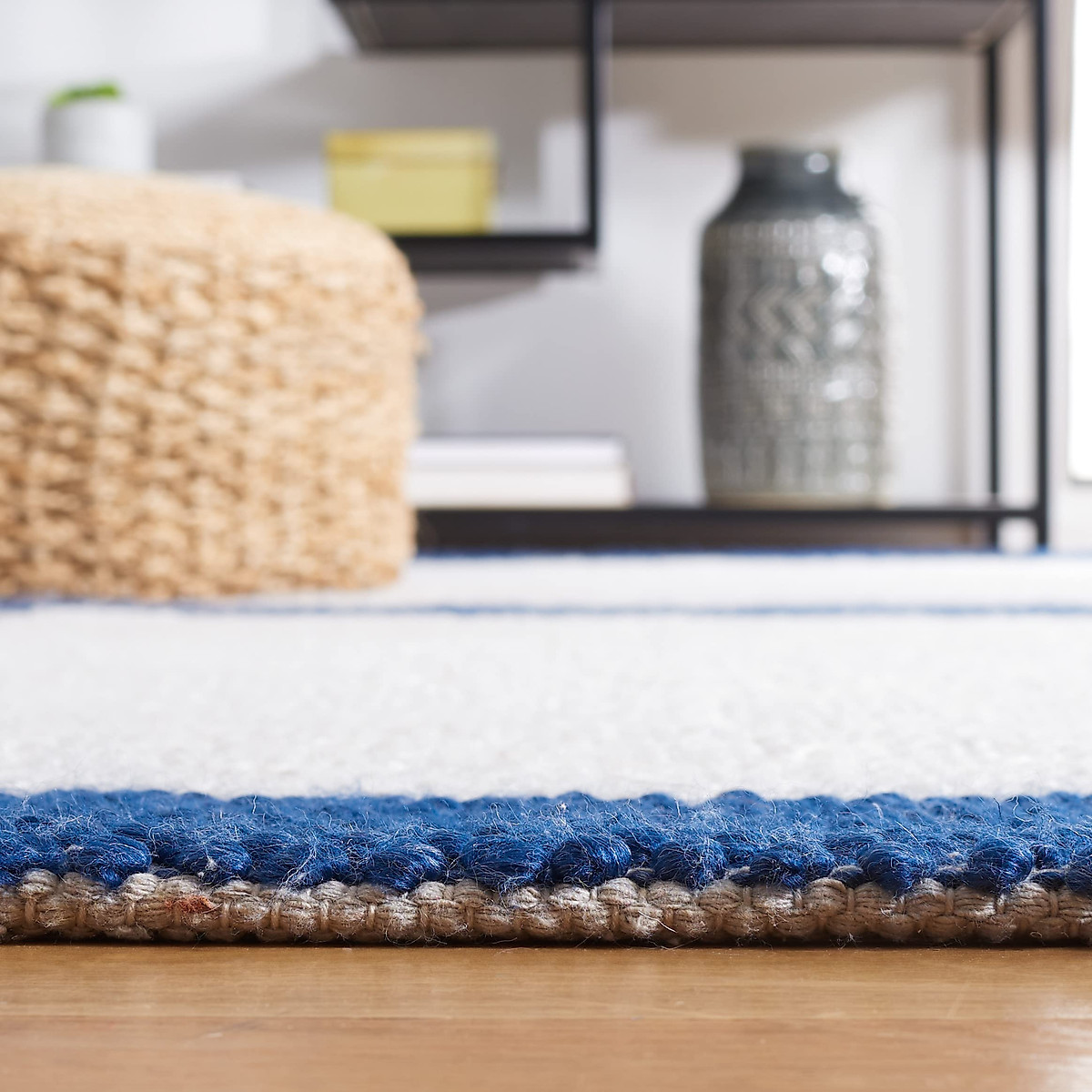 SAFAVIEH Natura Collection Accent Rug - 4' x 6', Ivory & Navy, Handmade Flat Weave Modern Stripe Wool, Ideal for High Traffic Areas in Entryway, Living Room, Bedroom (NAT324N)