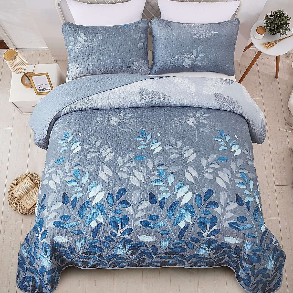 WONGS BEDDING Blue Floral Quilt Set California King, 3 Pieces Botancal Leaves Bedspread Coverlet Set with 2 Pillowcases for All Season, Soft Microfiber Floral Bedding Set 106"×96"