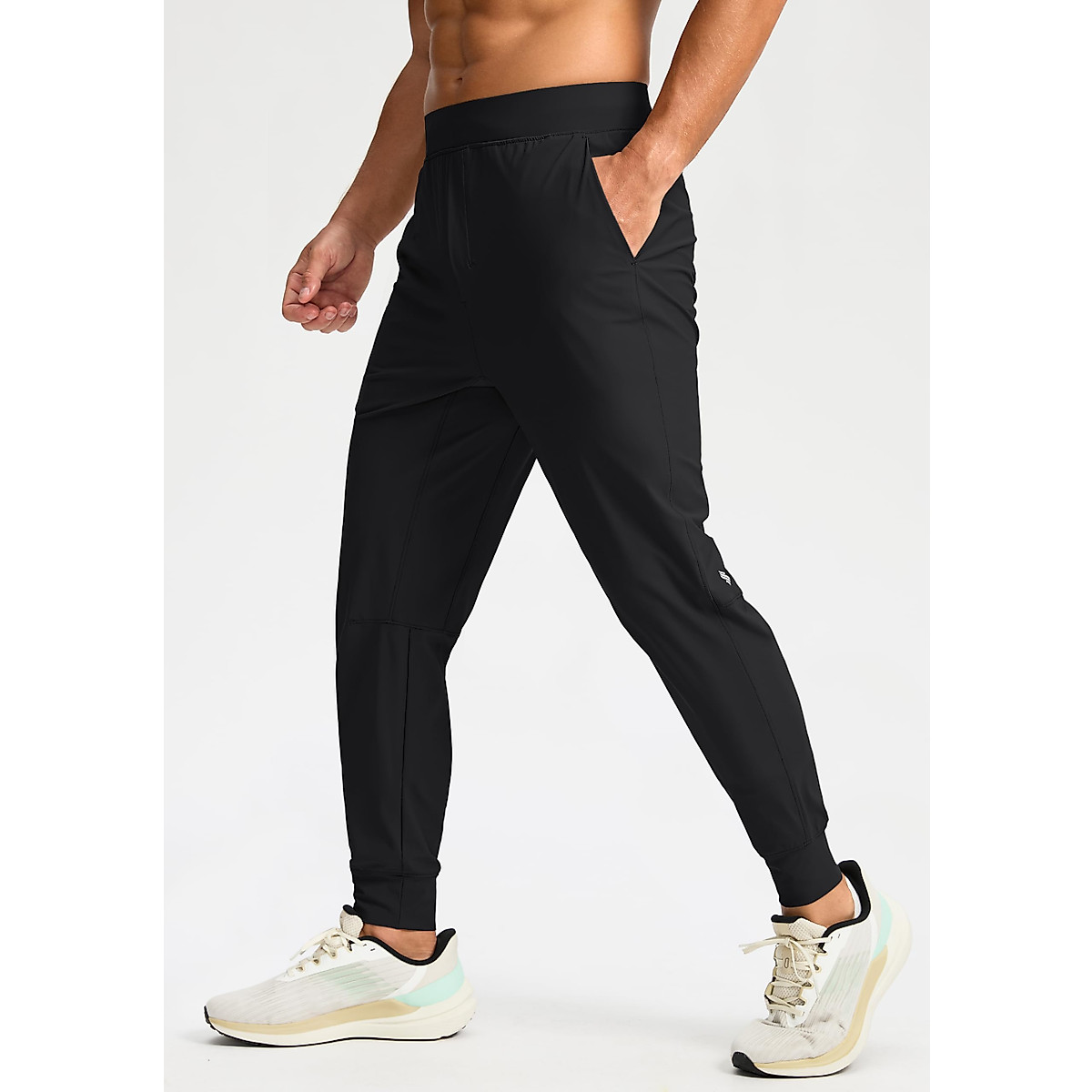 Soothfeel Men's Jogger Pants with Zipper Pockets Lightweight Athletic Workout Pants Gym Golf Joggers for Men Track Running (Black, XS)