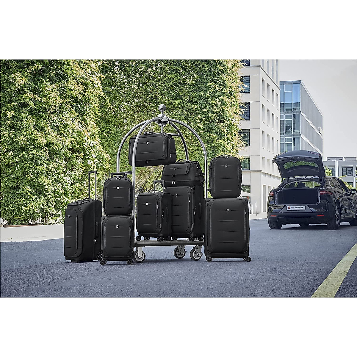 Victorinox Crosslight City Daypack - Professional Business Backpack for Daily Use - Lightweight Laptop Backpack - Black