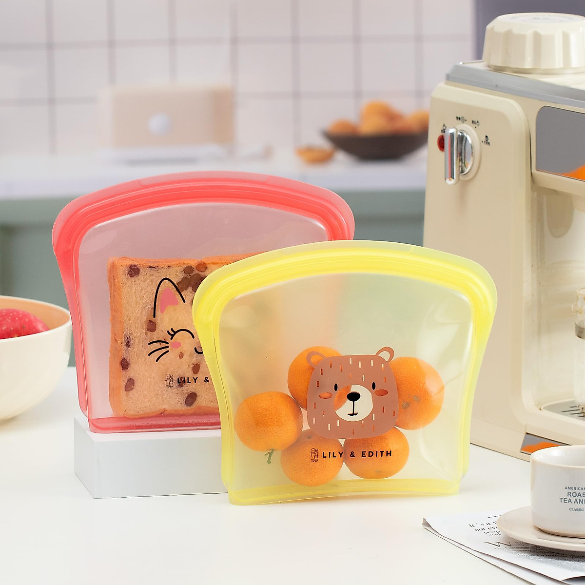 LILY & EDITH Reusable Silicone Bag for Snack/Lunch - Leakproof, Airtight, Dishwasher & Microwave & Freezer Safe, Sous Vide, Lightweight, Portable, Multi-functional (White Penguin, 800ml)