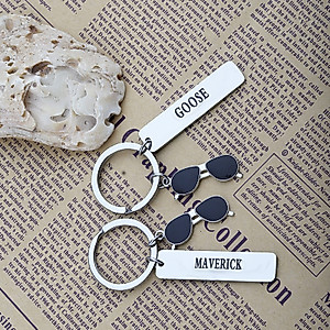 CHOORO Set of 2 Best Friend Keychain Set BFF Jewelry Fans Gift(M&G Set Keychain)