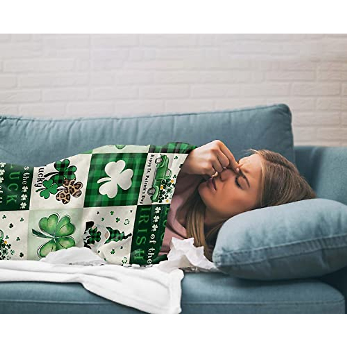 OneHoney St. Patrick's Day Blanket Super Soft Flannel Fleece Throw Blankets Gnomes Farm Truck Clover Throws Lightweight Cozy Warm Plaid Bed Blanket Fuzzy Plush Microfiber Blankets for Couch Sofa