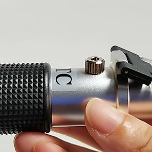 aichose Brix Refractometer with ATC, Dual Scale - Specific Gravity & Brix, Hydrometer in Wine Making and Beer Brewing, Homebrew Kit
