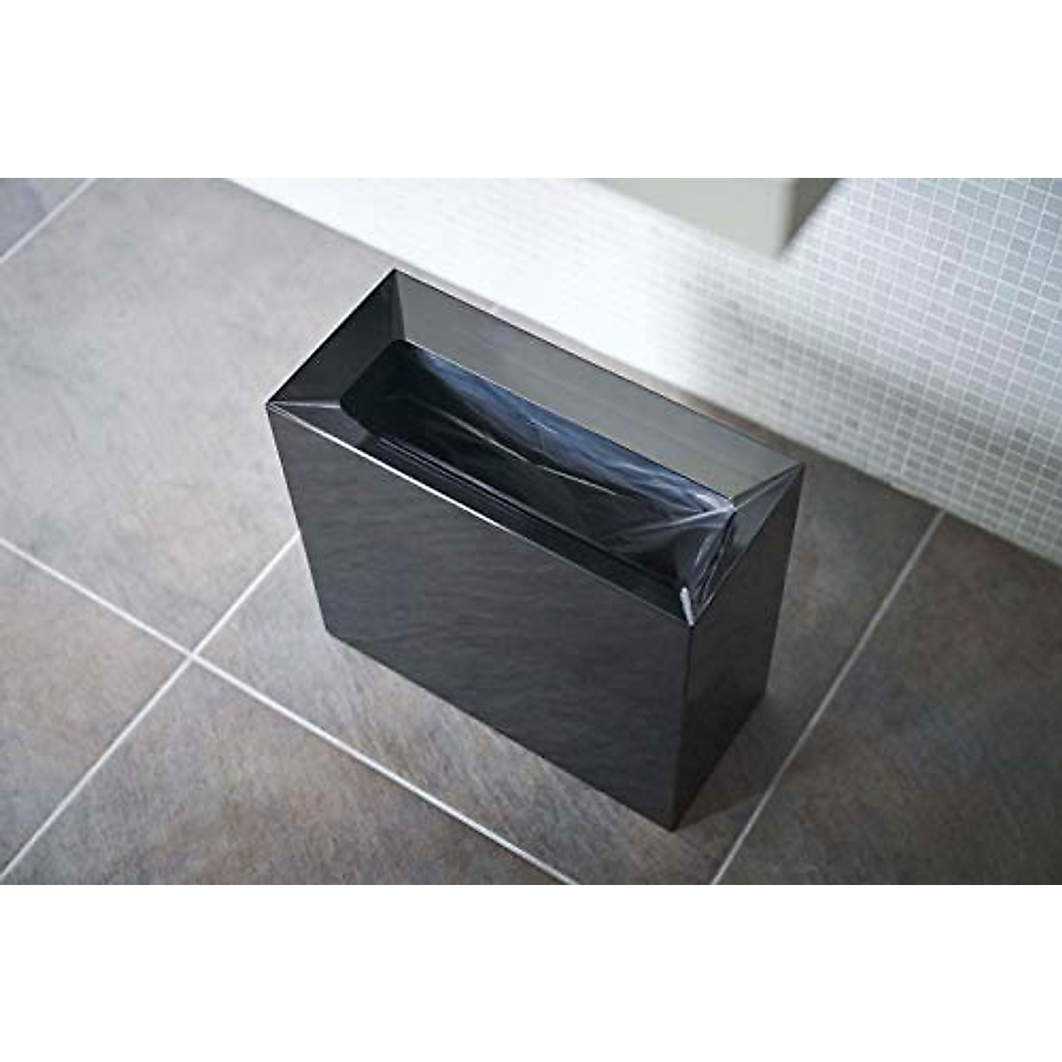 Yamazaki Home Modern Garbage Waste Basket with Handle | Plastic | Trash Can, One Size, Black