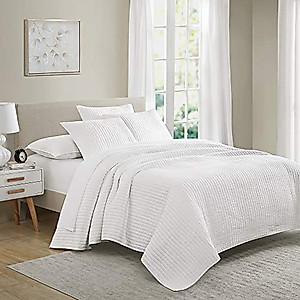 SHALALA NEW YORK Reversible Quilt Set - 2 Quilted Pillow Shams and a Soft Cotton Jersey Coverlet-Lightweight and Breathable - Machine Washable (Stripe White, King)