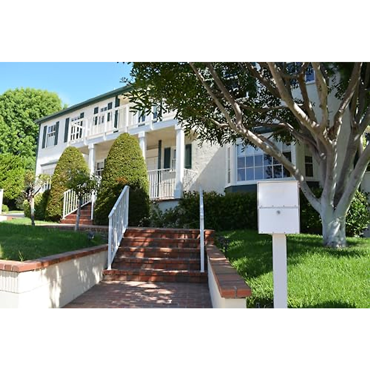 Architectural Mailboxes Oasis Classic Large High Security Parcel Mailbox, White