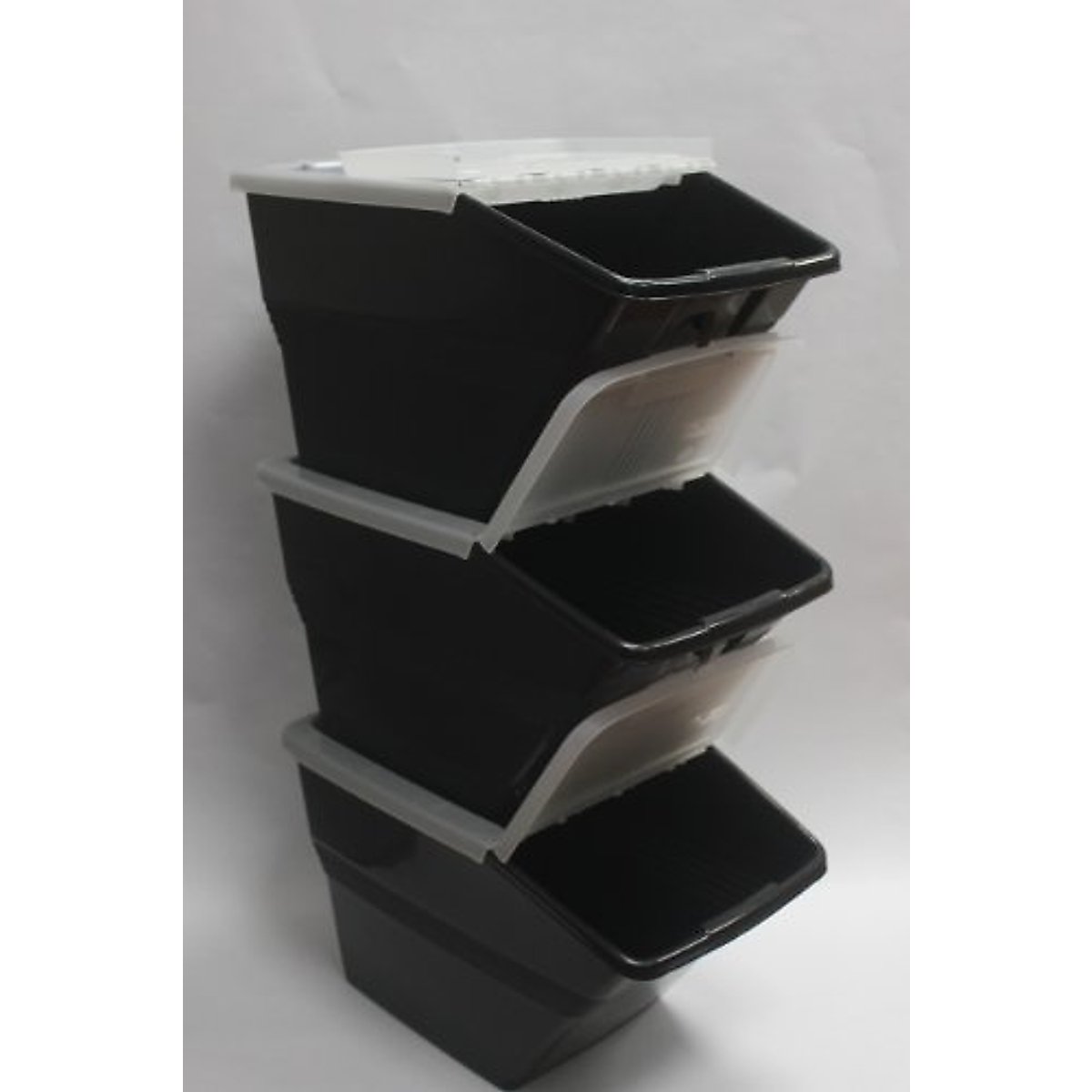 WTM BBCL- Three Pack of Stackable Bins with Hinged Lids 24 Quart Size (pack of 3)