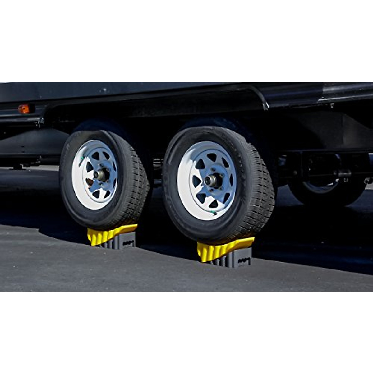 Camco Rv Curved Leveler With Chock - 2 Pack - Easy Drive-On Leveler Adds Up To 4" In Height (44425)