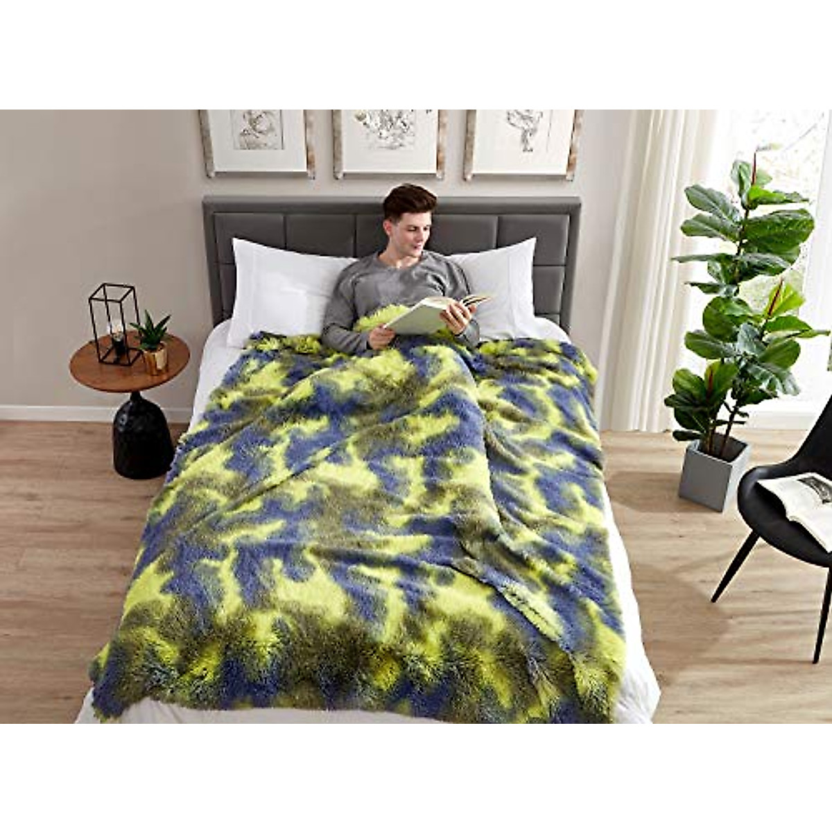 Hobed Life Ultra Soft Blanket 50 x 60 Inch, Faux Fur Blanket for Kids, Boys, Teens & Young Man, Stylish Camo Tie Dye Fur Throw, Fluffy Chair Blanket, Super Plush Reversible Bed Blanket, Male Fashion