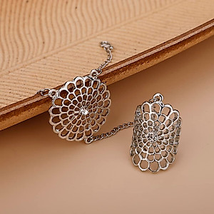 Wiwpar Crystal Silver Finger Ring Bracelet Slave Chain Tassel Finger Ring Hand Harness Chain Bracelet Gifts for Women (silver)