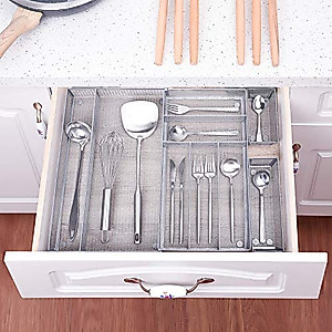 WuGeShop Expandable Kitchen Drawer Organizer, Large Silverware Organizer, Adjustable Mesh Utensils Cutlery Tray with Anti-slip Mat (7+2 Compartment, Silver)