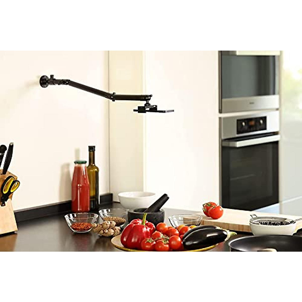 Elgato Wall Mount - Horizontal Articulated Arm with 1/4 Inch Thread for Easy Mounting and Adjusting of Lights, Cameras, and Microphones, Perfect for Streaming, Videoconferencing, Studios,Black