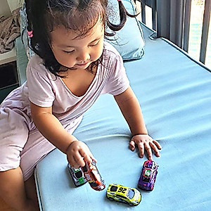 Himeeu Pull Back Racing Cars Die cast Race Car Vehicles,3 Inch Metal Friction Powered Car Toys for Toddlers, Set of 5 (Racing Cars)