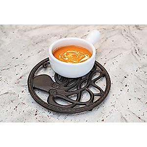 gasaré, Trivet for Hot Dishes, Pots and Pans, Metal Trivet, Octopus Design, Cast Iron, Rubber Feet Caps, Ring Hanger, 8 Inches, Brown Finish, 1 Unit