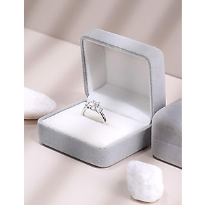 Ladylike Moissanite Engagement Rings for Women 18K White Gold Plated Sterling Silver Round Cut 3-Stone Ring 1.6 Carats D Color VVS1 Moissanite Rings Anniversary Wedding Ring Promise Ring for Her (7)