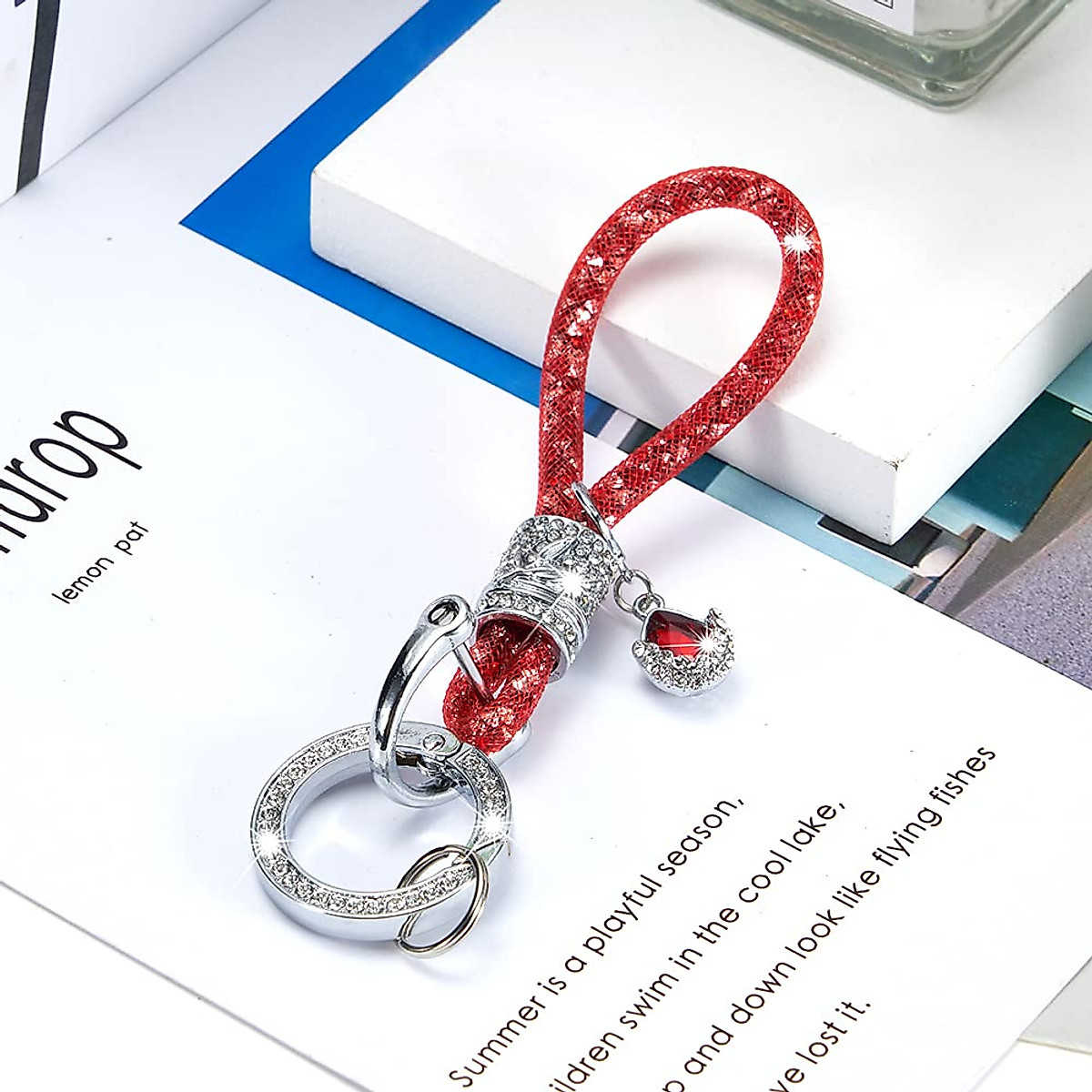 Bling Crystal Car Keychain for Women, Keychain Accessories With Bling Rhinestones, Fashionable Car Key Chain for Car Keys for Honda/MercedesBenz/Audi/BMW/Hyundai/Nissan/Mazda/Chvey/Toyota (Red)