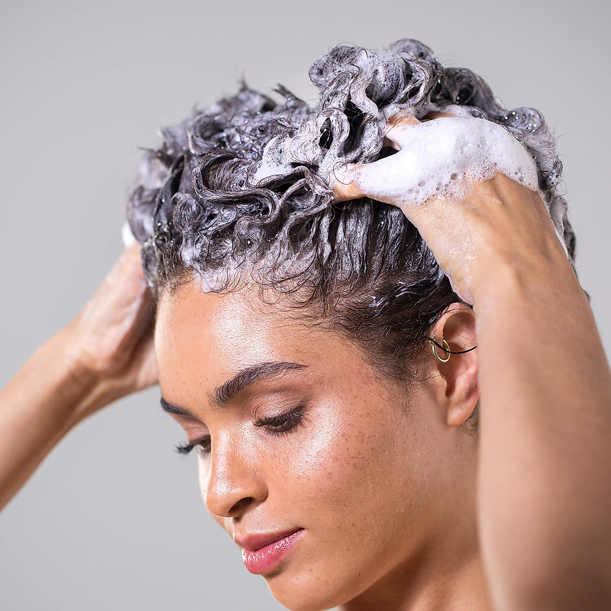 DESIGNLINE Moisture Shampoo, 33.8 oz - Regis Sulfate Free Formula Gently Moisturizes and Cleanses Hair to Keep Hair Color Safe and Healthy (33.8 oz)