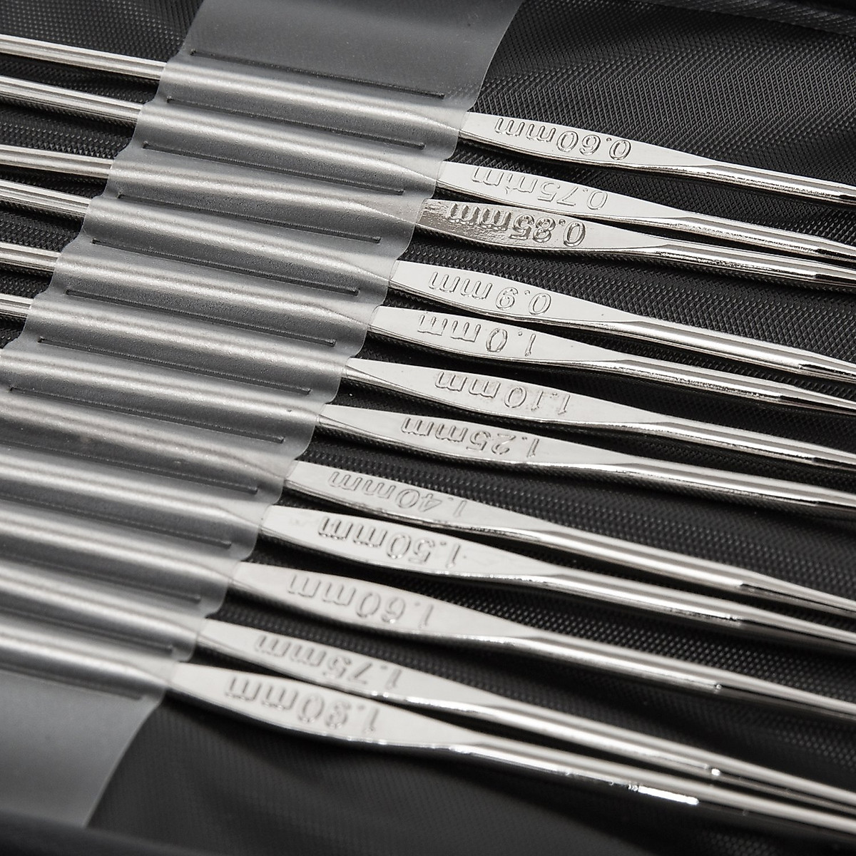 22Pcs Crochet Hooks Set, BetyBedy Aluminum Handle Knitting Needles, Multicolor Crochet Needles for Yarn Craft, 0.6~6.5mm