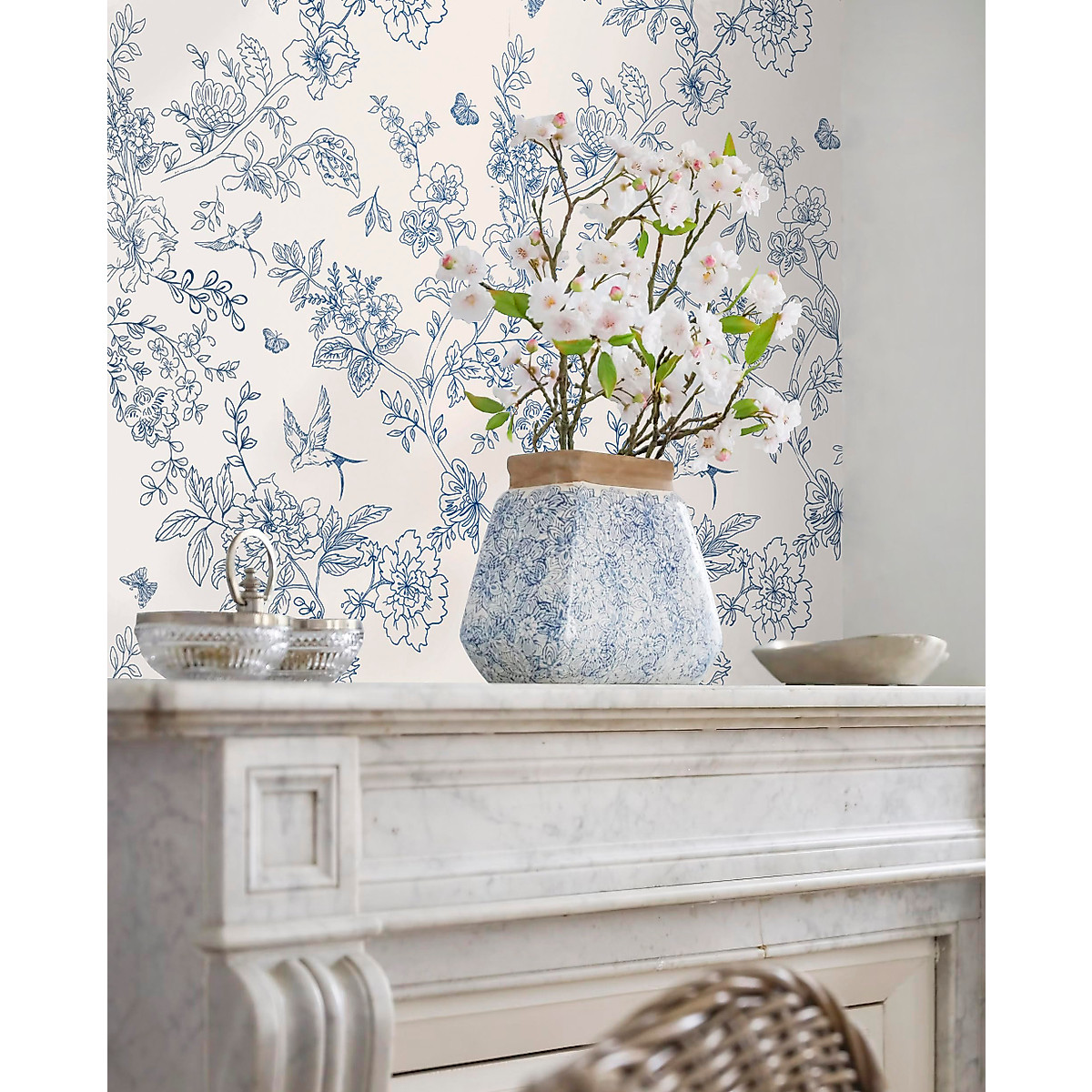 Froluya Vintage Floral Wallpaper Peel and Stick Wallpaper 118"x17.7" Removable Boho Peel and Stick Wallpaper Self Adhesive Wall Paper for Bedroom Cabinets Shelf Liner Vinyl Roll,Cream White and Blue
