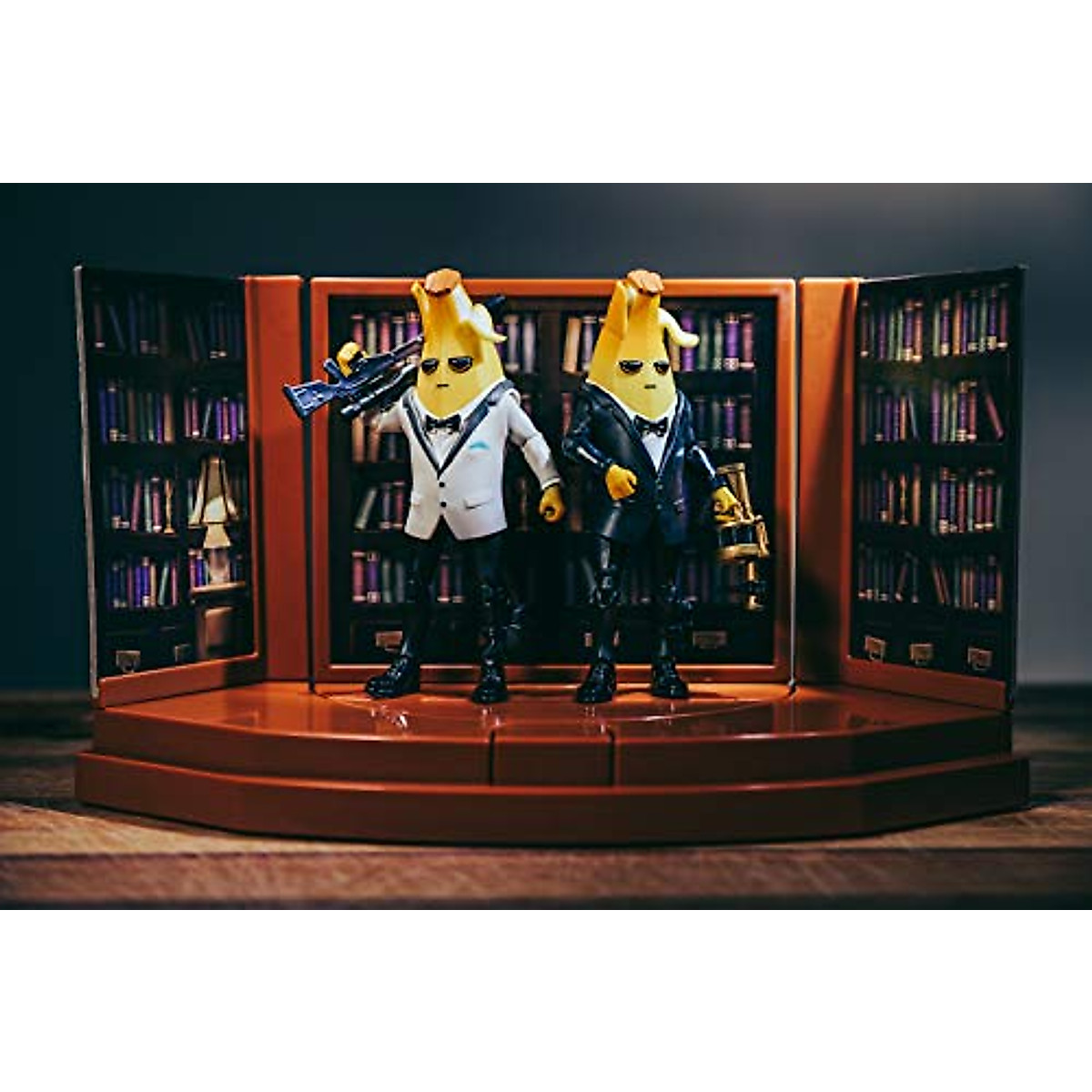 FORTNITE Agent’s Room , Includes 2 (4-inch) Articulated Agent Peely Figures, Playset with Secret Passageway, Legendary Accessories, Weapons, Accessory Storage