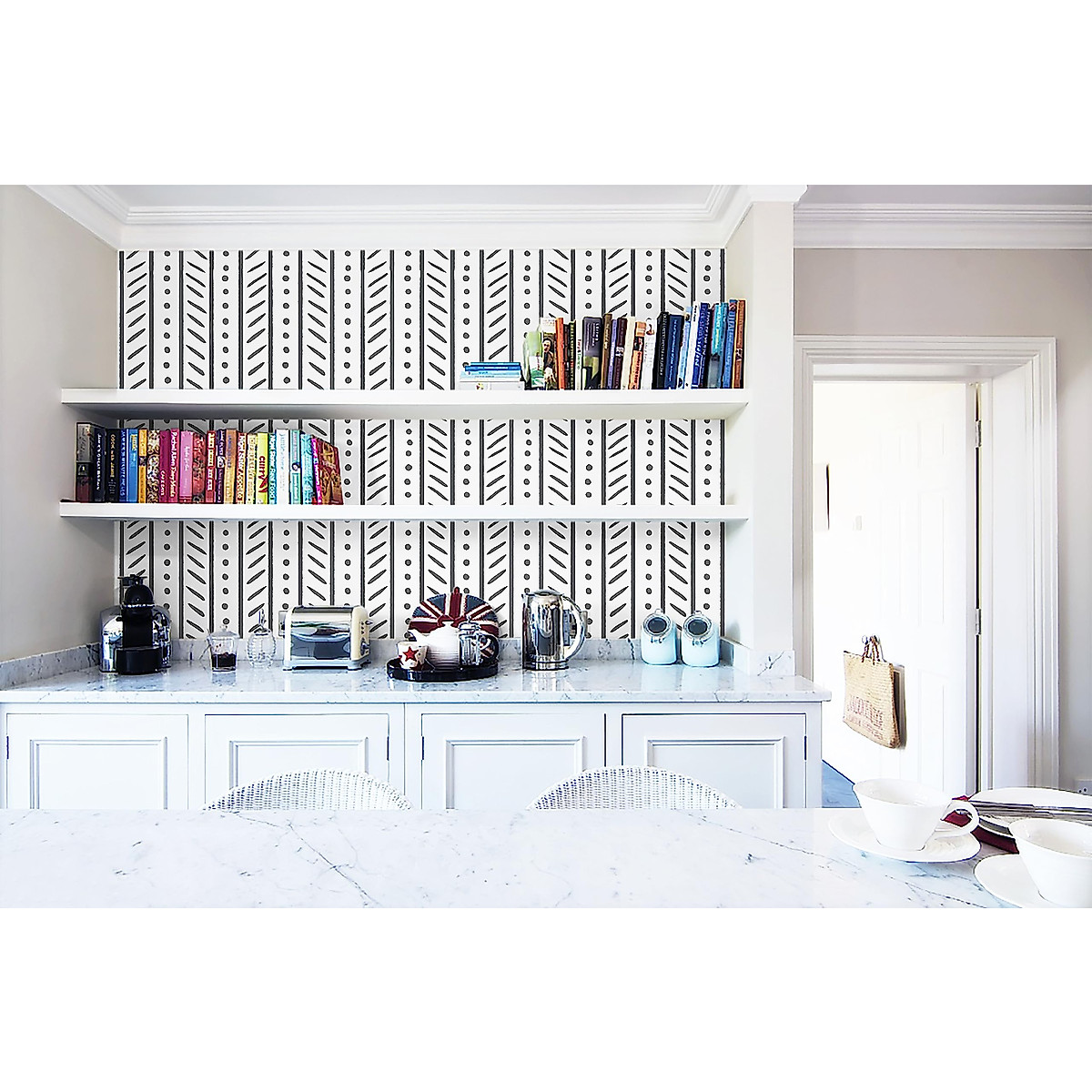 CiCiwind Wood Peel and Stick Wallpaper Shiplap Removable Self Adhesive Wallpaper Wood Contact Paper Herringbone Textured Wall Paper Decorative Walls Covering Home Decoration 197"×15.7"