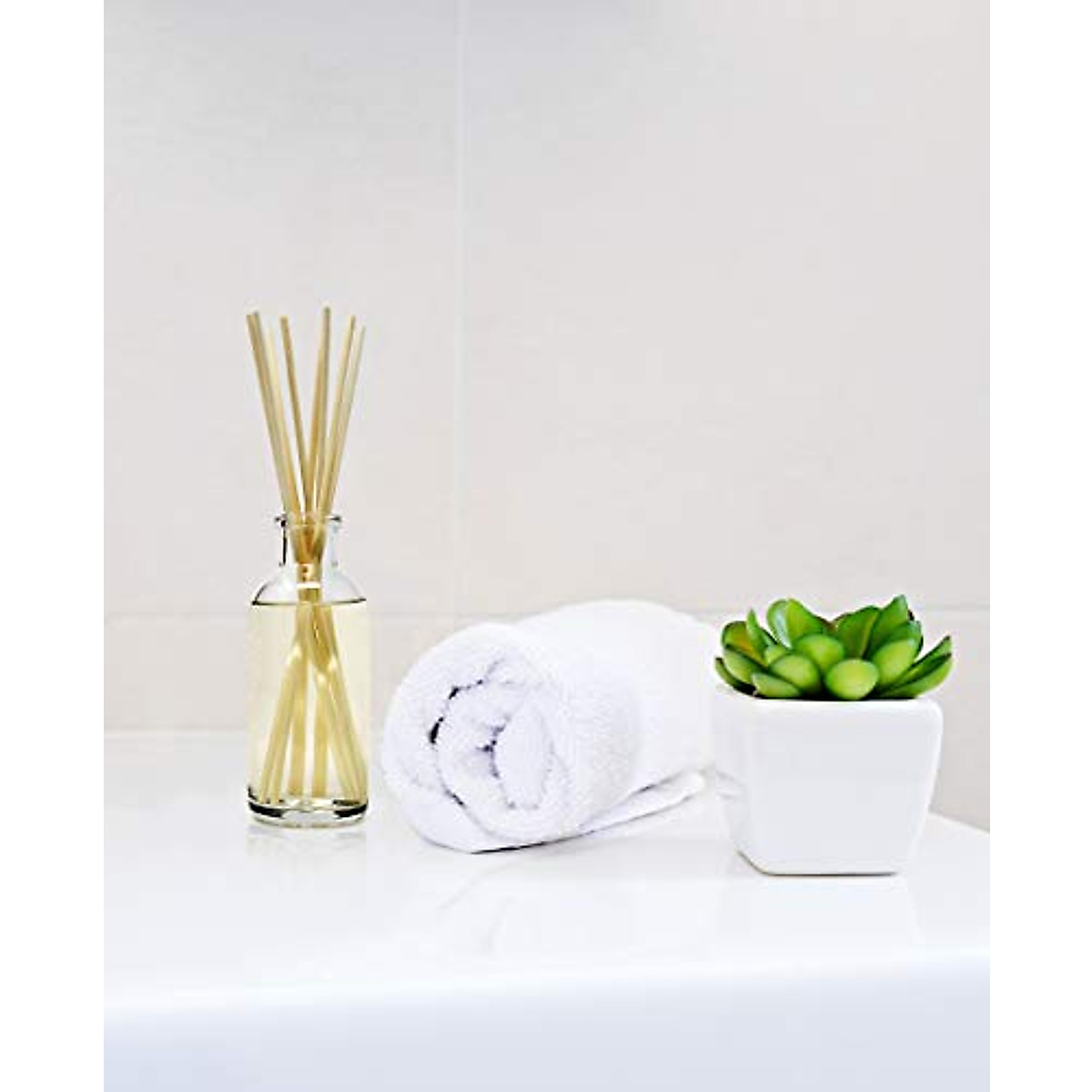 Urban Naturals Crisp White Linen Reed Diffuser Gift Set | with Citrus, Ozone, Ylang-Ylang, Lilies & Sandalwood Scent Notes for a Fresh, Clean Cotton Smelling Home | Made in The USA – Great Deal!