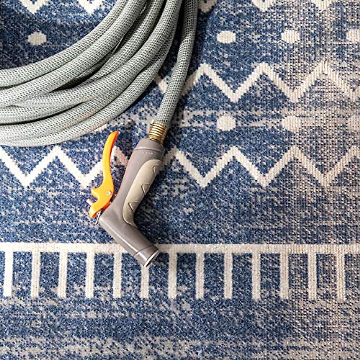 nuLOOM Cora Tribal Indoor/Outdoor Accent Rug, 2' x 4', Blue