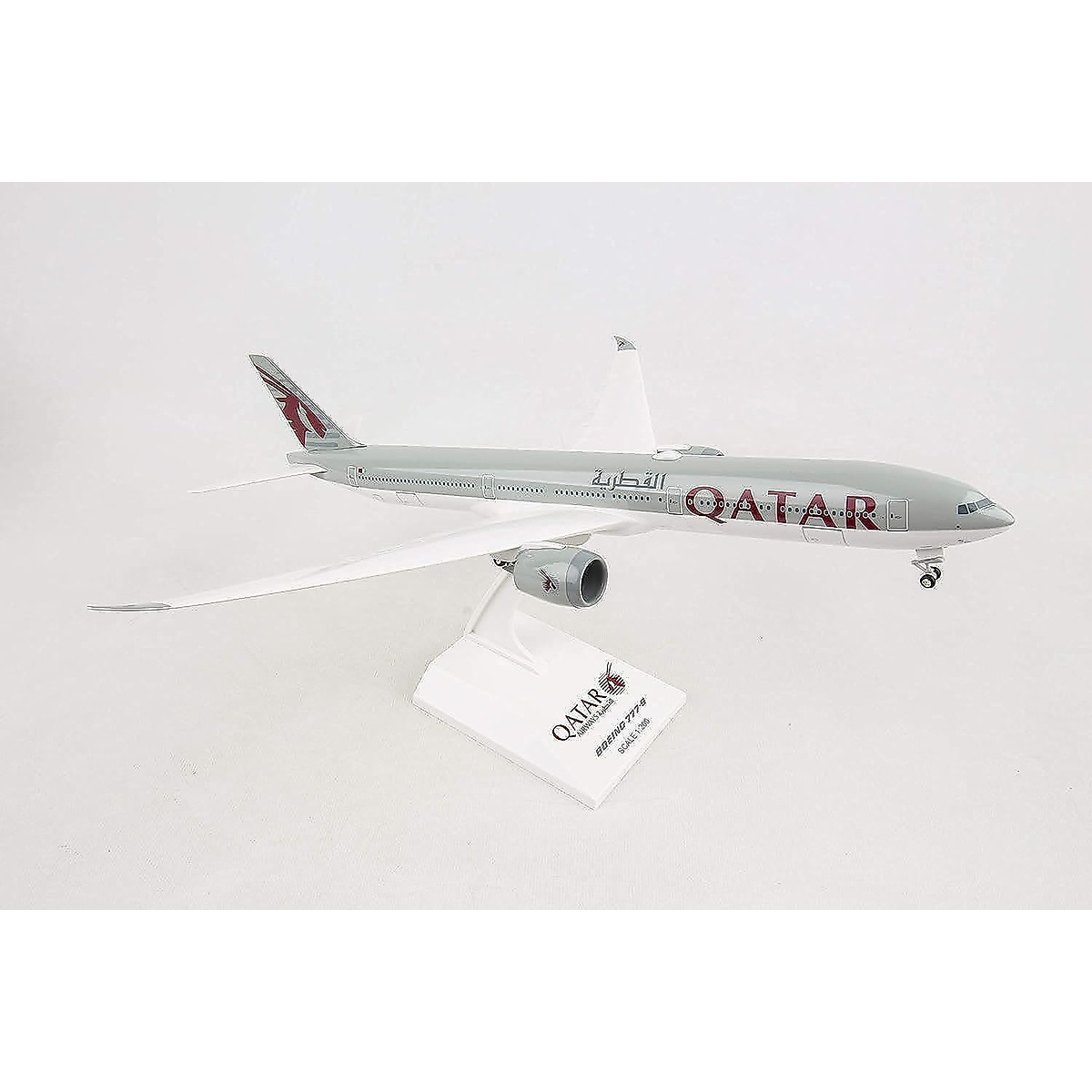 Daron Skymarks Qatar 777-9 1/200 with Gear & Flex Wingtips (SKR1014)