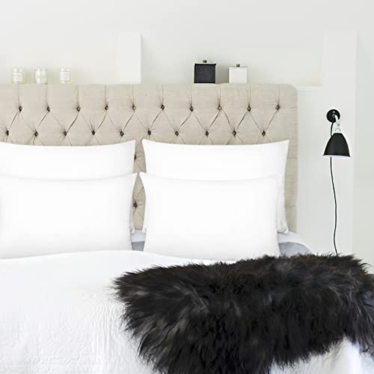 YIYEA 100% Brushed Microfiber Pillow Cases Standard Size Set of 4, 1800TC Super Soft Bed Pillowcases with Envelope Closure, Wrinkle, Fade and Stain Resistant, 20x26 Inches (Standard, White)