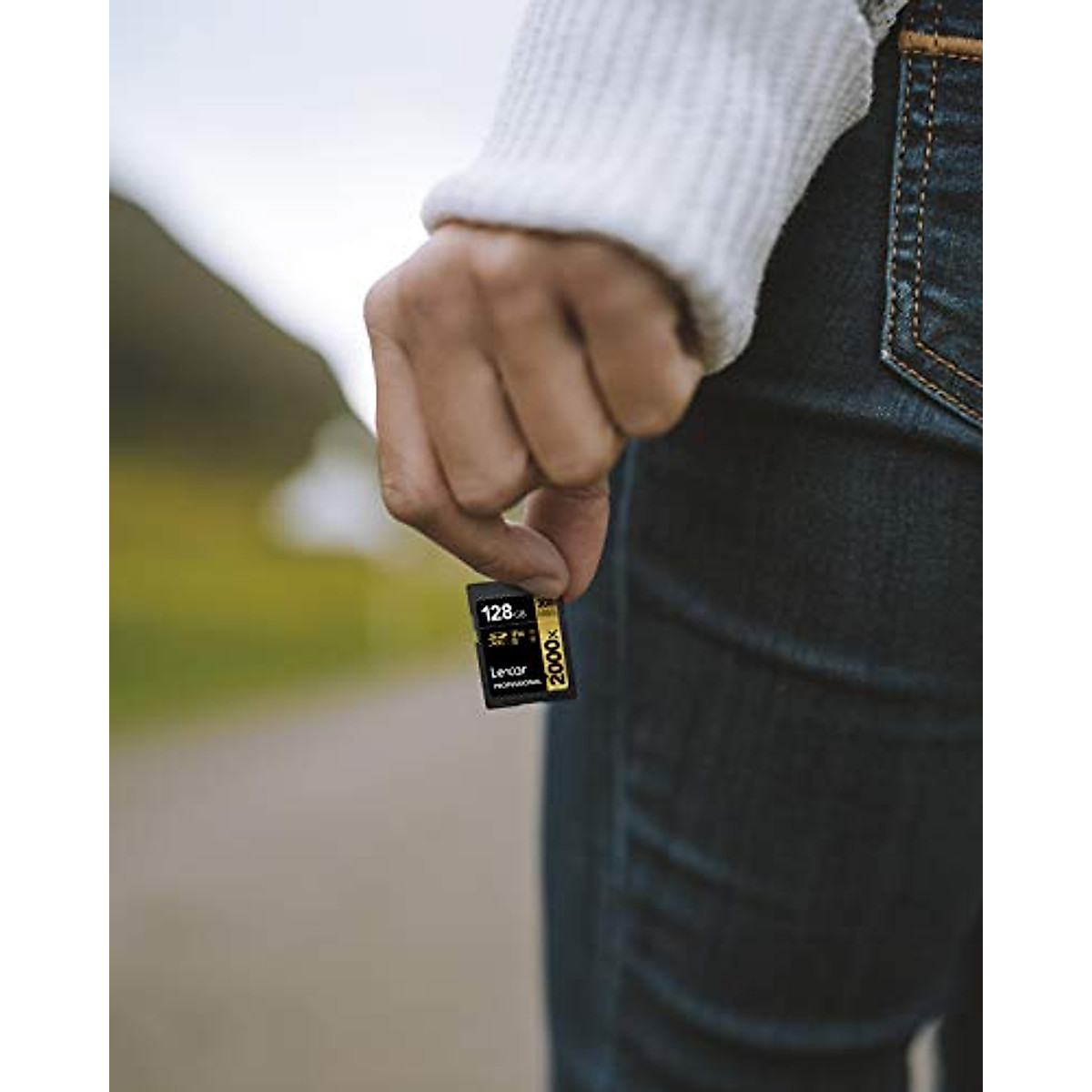 Lexar 128GB Professional 2000x SDXC Memory Card, UHS-II, C10, U3, V90, Full-HD & 8K Video, Up To 300MB/s Read, for DSLR, Cinema-Quality Video Cameras (LSD2000128G-BNNNU)