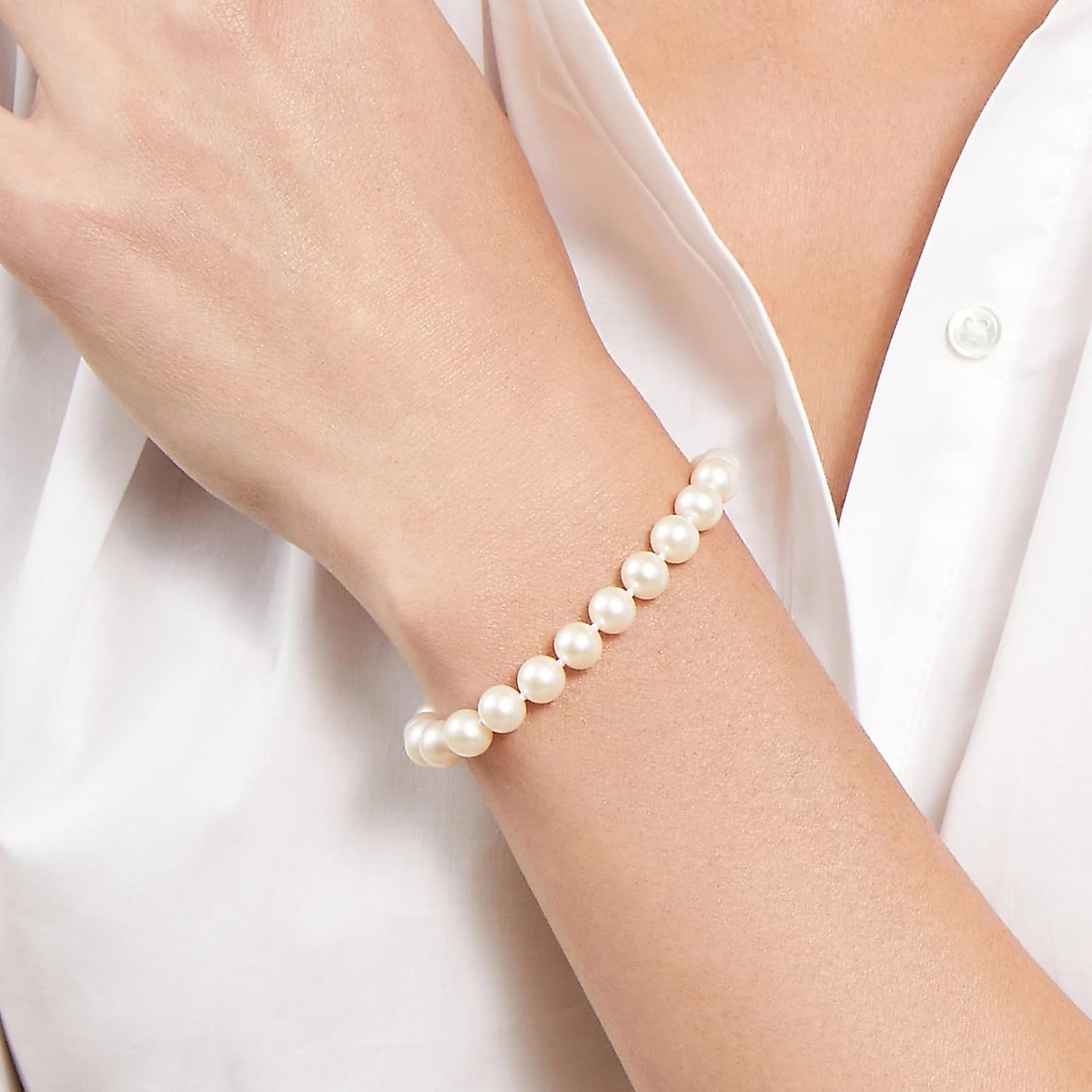 The Pearl Source 14K Gold 7-7.5mm Round White Japanese Akoya Saltwater Cultured Pearl Bracelet for Women