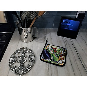 Caroline's Treasures 1007PTHD Eggplant and New Orleans Beers Pair of Pot Holders Kitchen Heat Resistant Pot Holders Sets Oven Hot Pads for Cooking Baking BBQ, 7 1/2 x 7 1/2