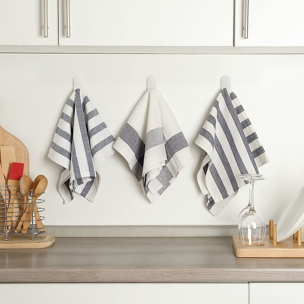 Yulejo Plastic Adhesive Hooks Adhesive White Hooks Wall Hangers Door Hooks for Hanging Towels, Jackets, Kitchenware and Light Strip (20)