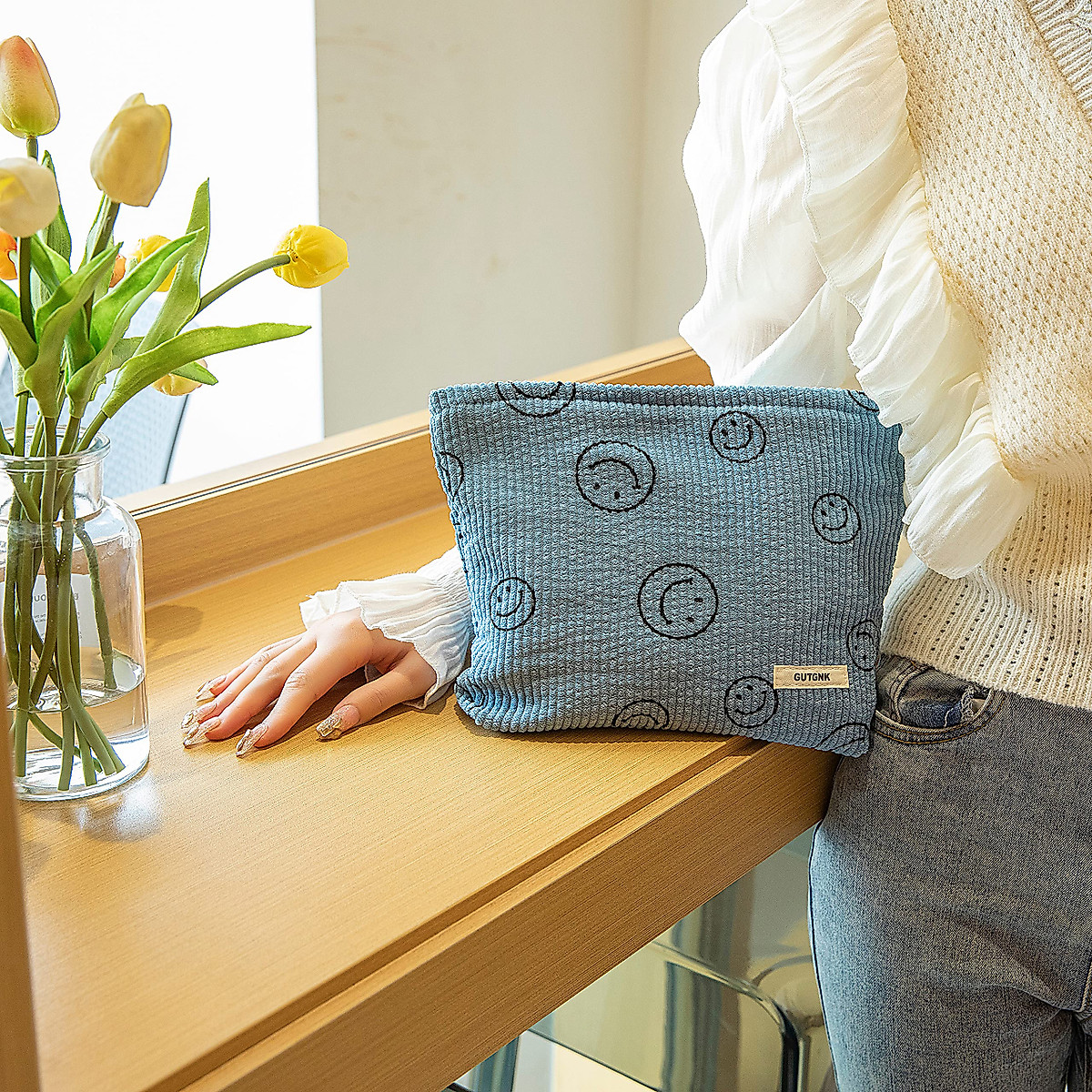 GUTGNK Makeup bag for Women, Corduroy Cosmetic Bag Aesthetic Design Ladies Tote Bag,Cute Smiley Face Makeup Organizer with Zipper - Blue